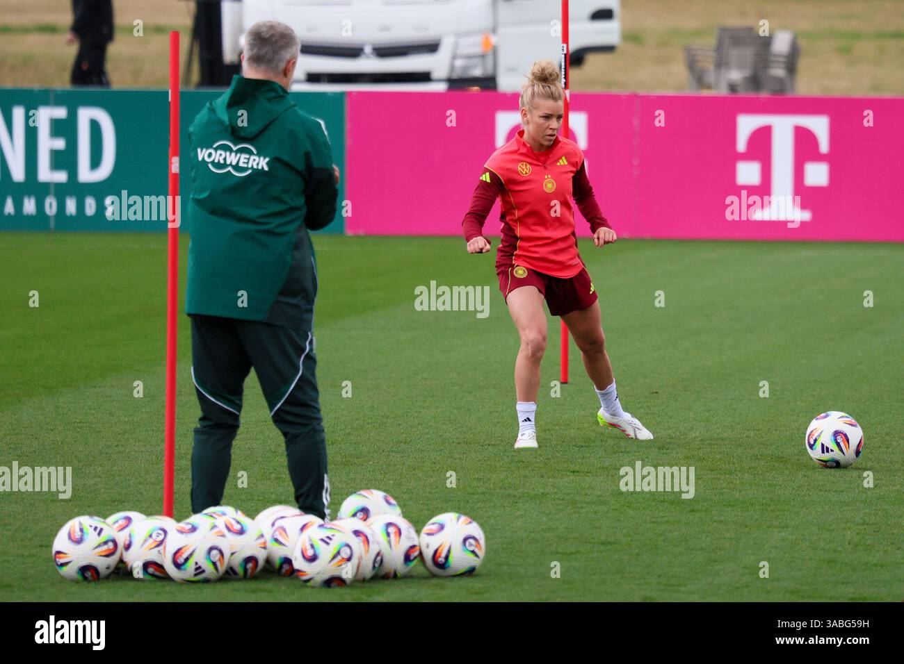 Frankfurt, Deutschland. 01st Apr, 2025. Frankfurt, Deutschland 01 ...