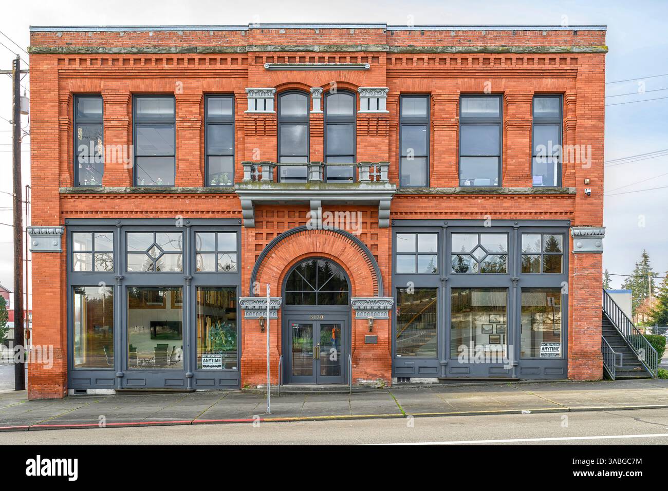 The front of the McCabe Building in Everett, WA Stock Photo - Alamy