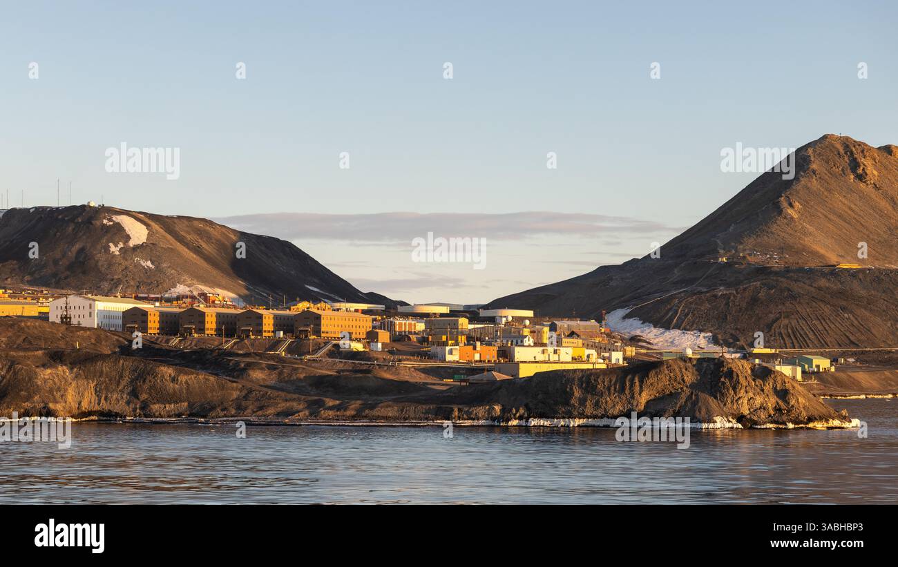 McMurdo Station and Scott Discovery Hut at Hut Point, Ross Island ...