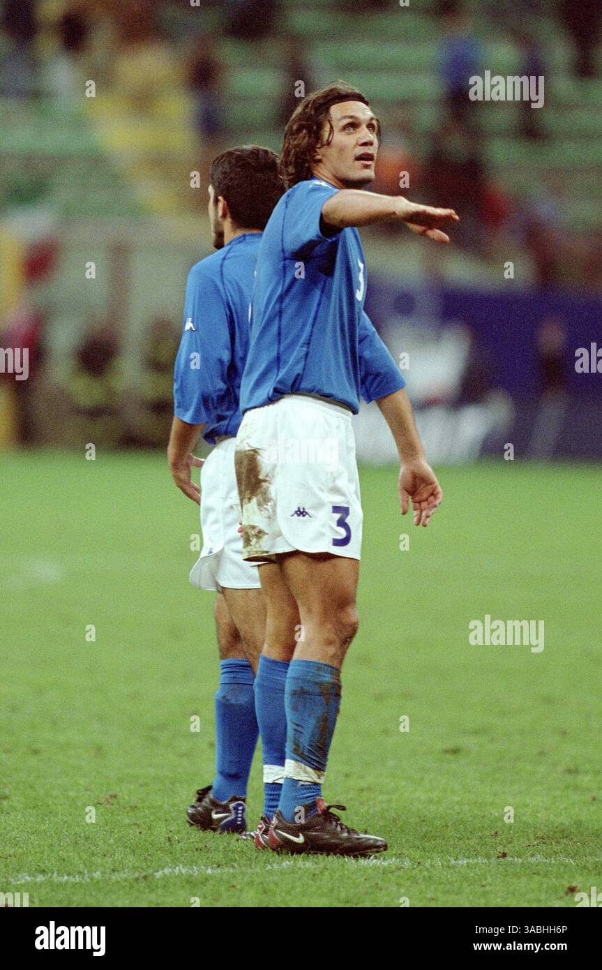 Paolo maldini photo national team hi-res stock photography and images ...