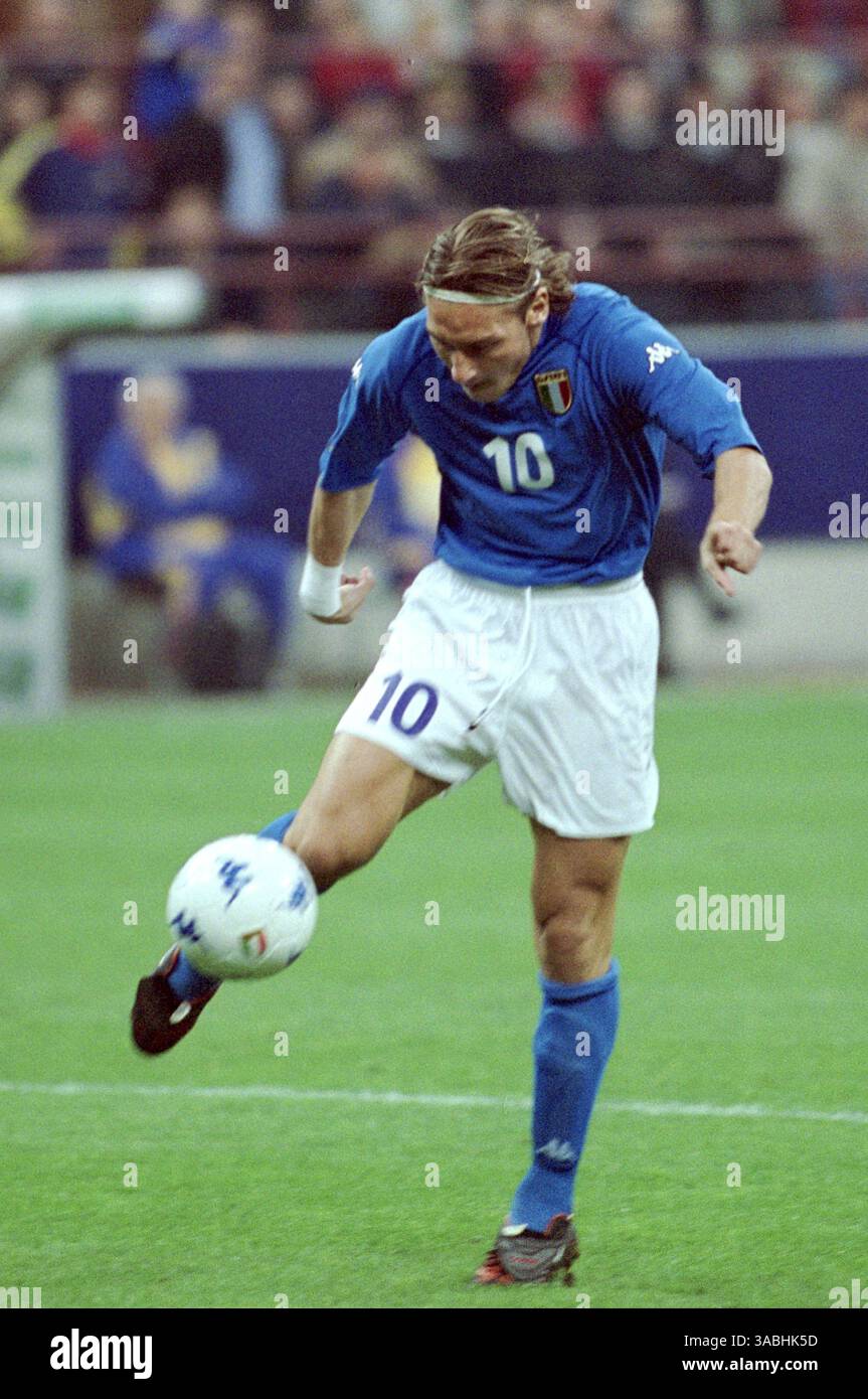 Francesco totti images 2000 hi-res stock photography and images - Alamy