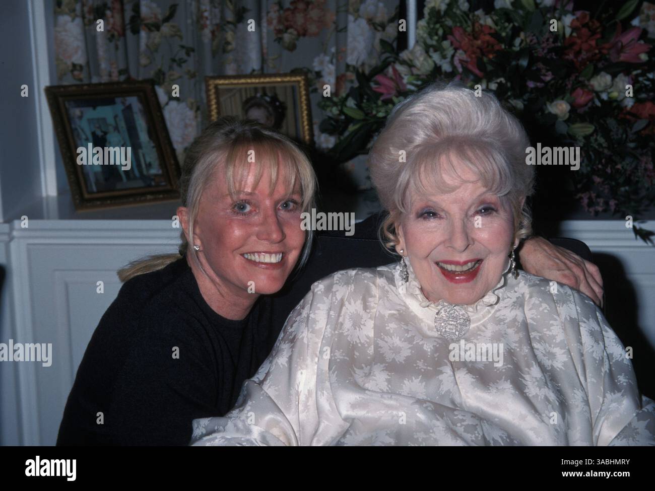 Jan 06, 2001 - Los Angeles, CA, USA - American Actress LESLIE CHARLESON ...