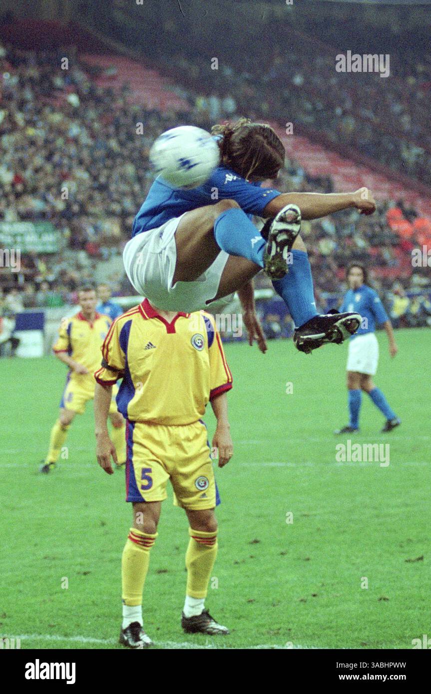 Fabio cannavaro foto nazionale 2000 hi-res stock photography and images ...
