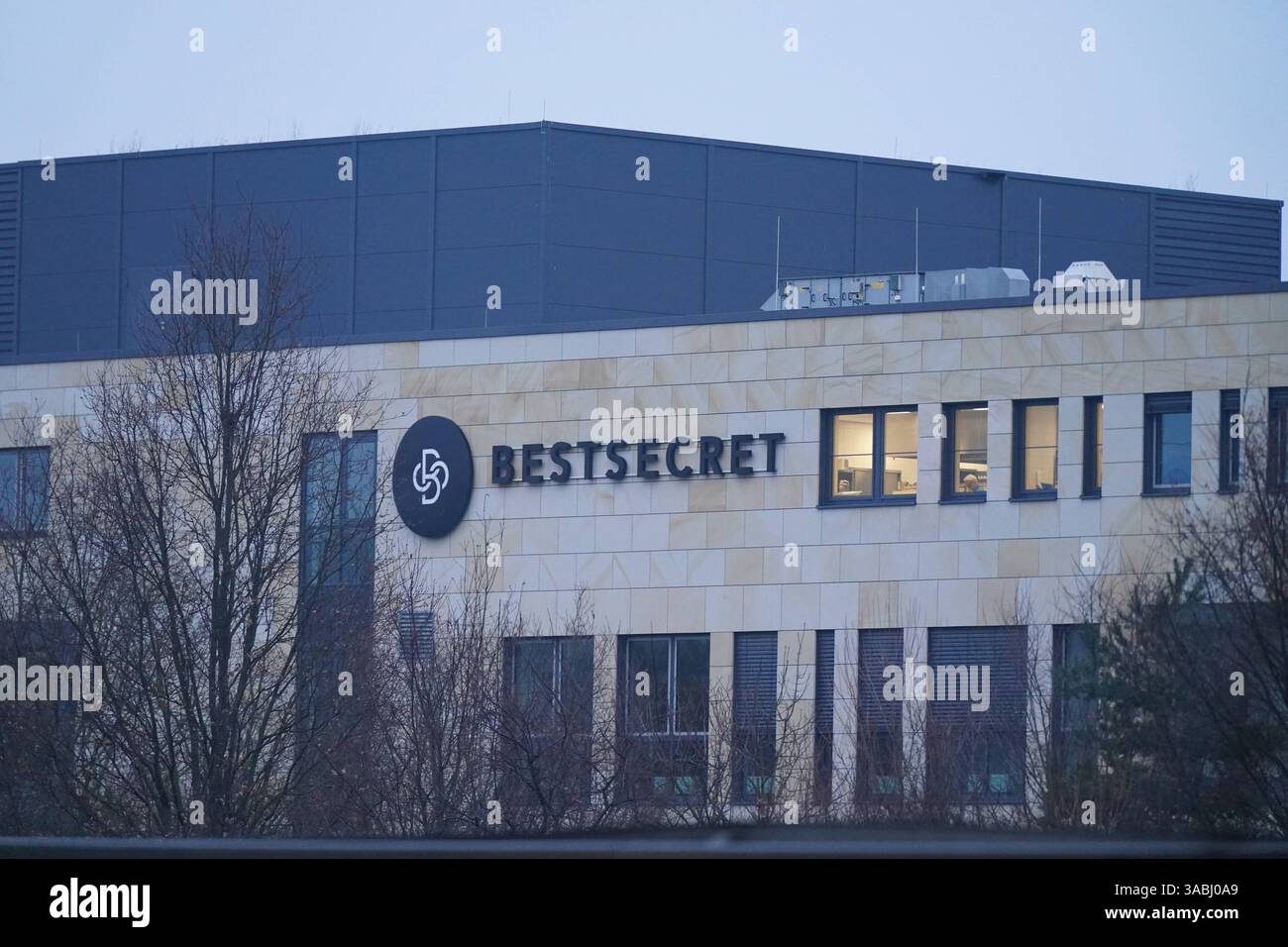 BestSecret Modehandel hinter verschlossenen Türen Aschheim, Deutschland ...