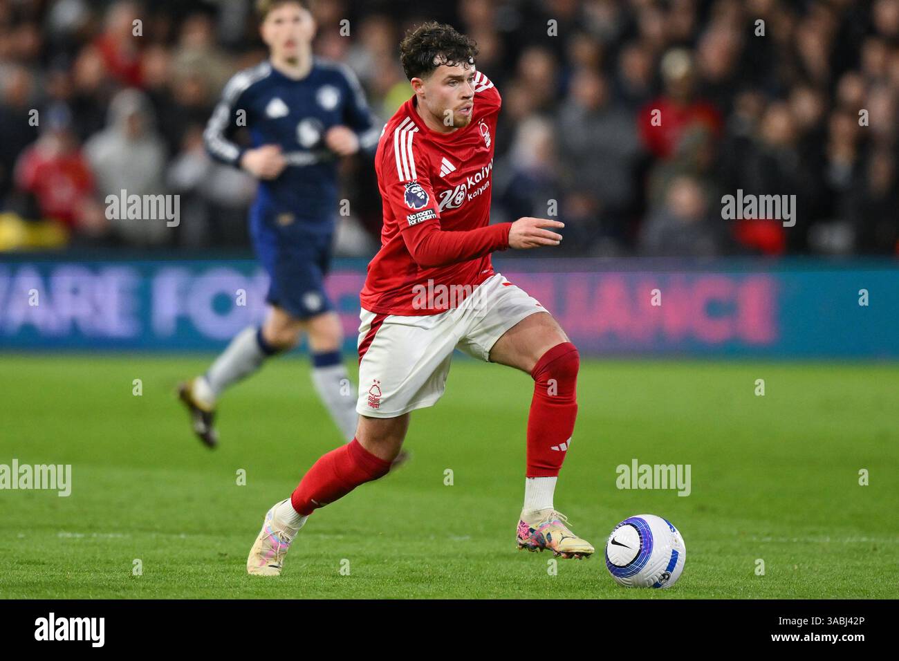 Neco Williams of Nottingham Forest looking for options during the ...