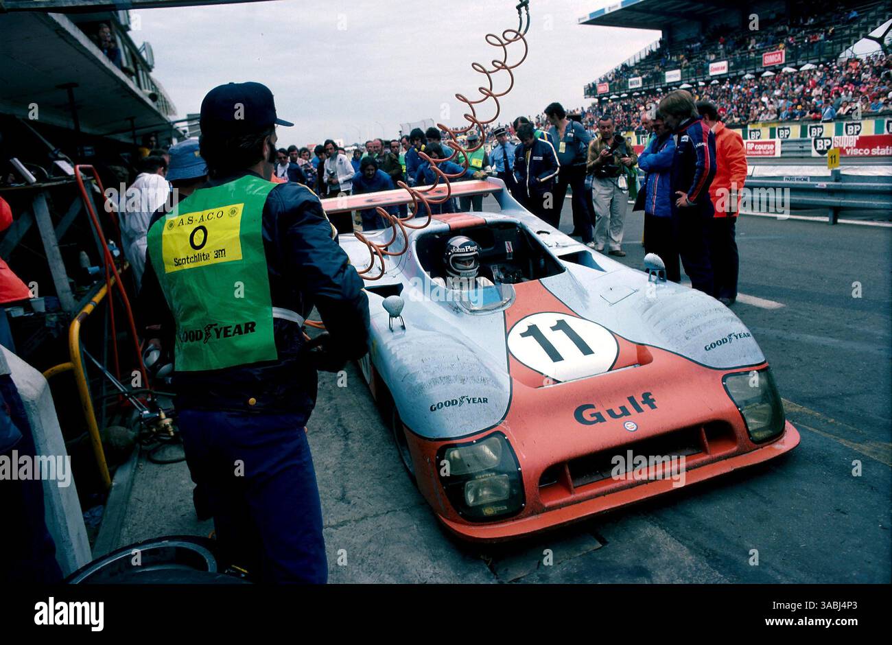 1975 le mans hi-res stock photography and images - Alamy