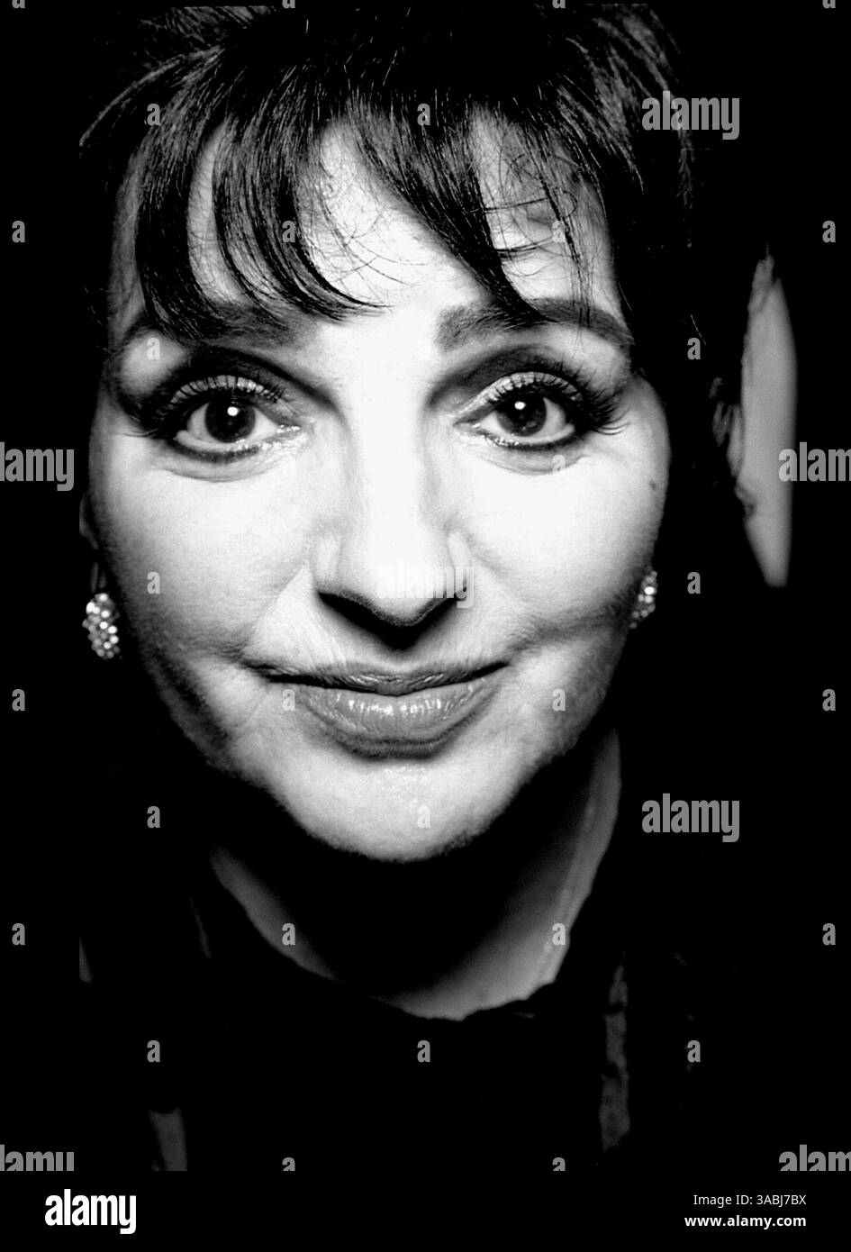 Apr 01, 2001 - Miami, FL, USA - LIZA MINELLI is an Academy Award and ...