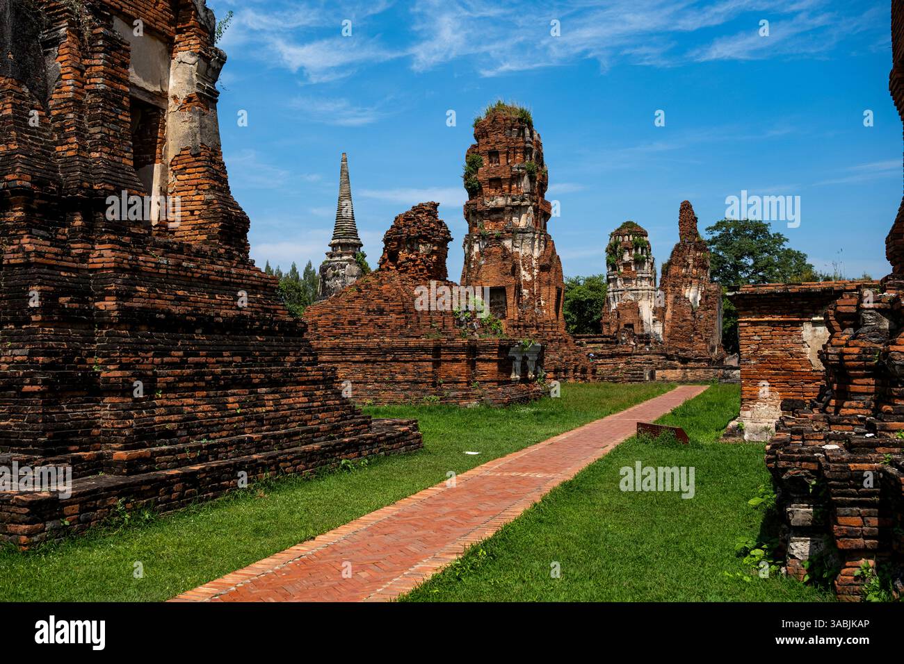AYUTTHAYA, THAILAND , OCTOBER 2021 Bueng Phra Ram Park in Ayuthaya ...