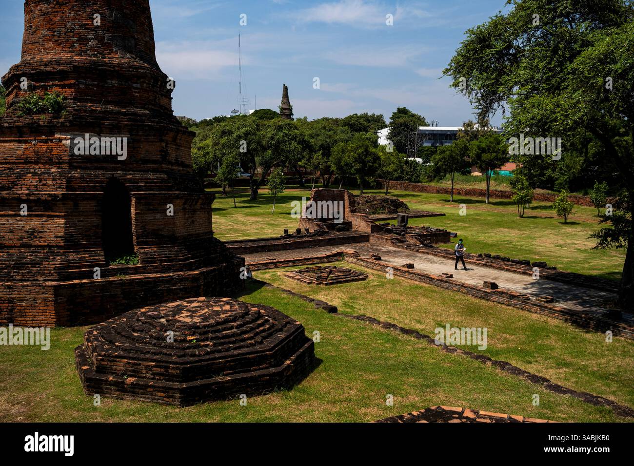 AYUTTHAYA, THAILAND , OCTOBER 2021 Bueng Phra Ram Park in Ayuthaya ...