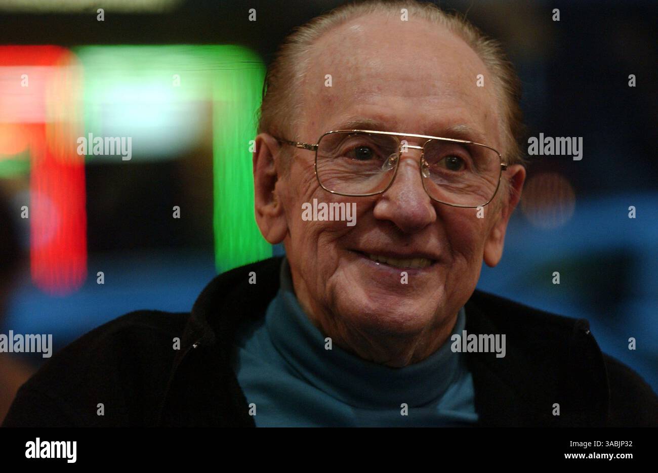 LES PAUL (June 9, 1915 - August 13, 2009) was an American jazz ...