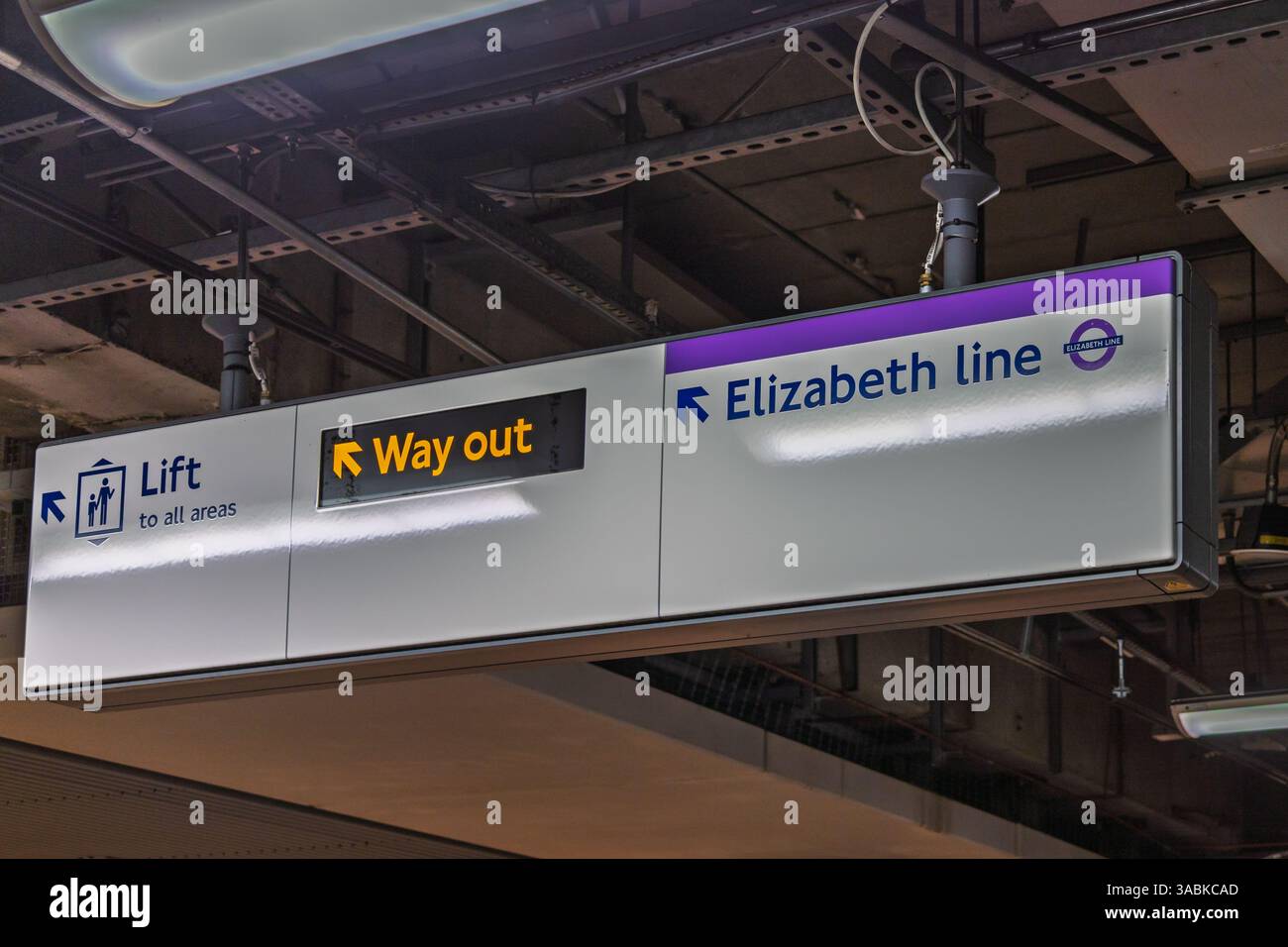 Wayfinding signage for Elizabeth line and exits inside London ...