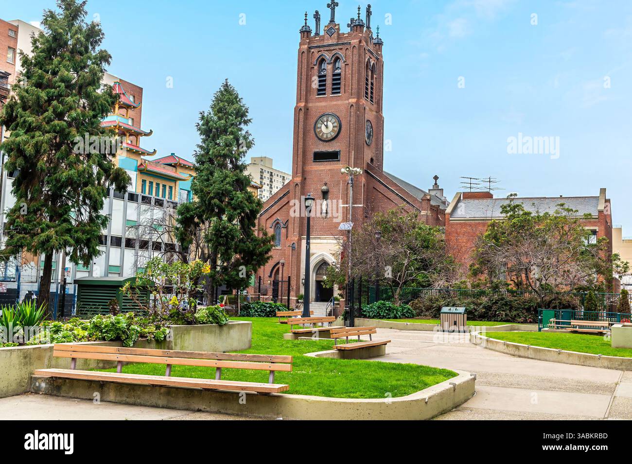 Old st mary’s square, san francisco hi-res stock photography and images ...