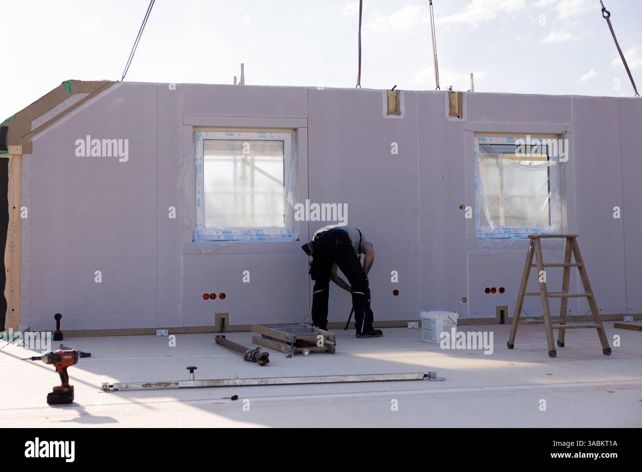 PRODUCTION - 02 April 2025, North Rhine-Westphalia, Cologne: A wall ...