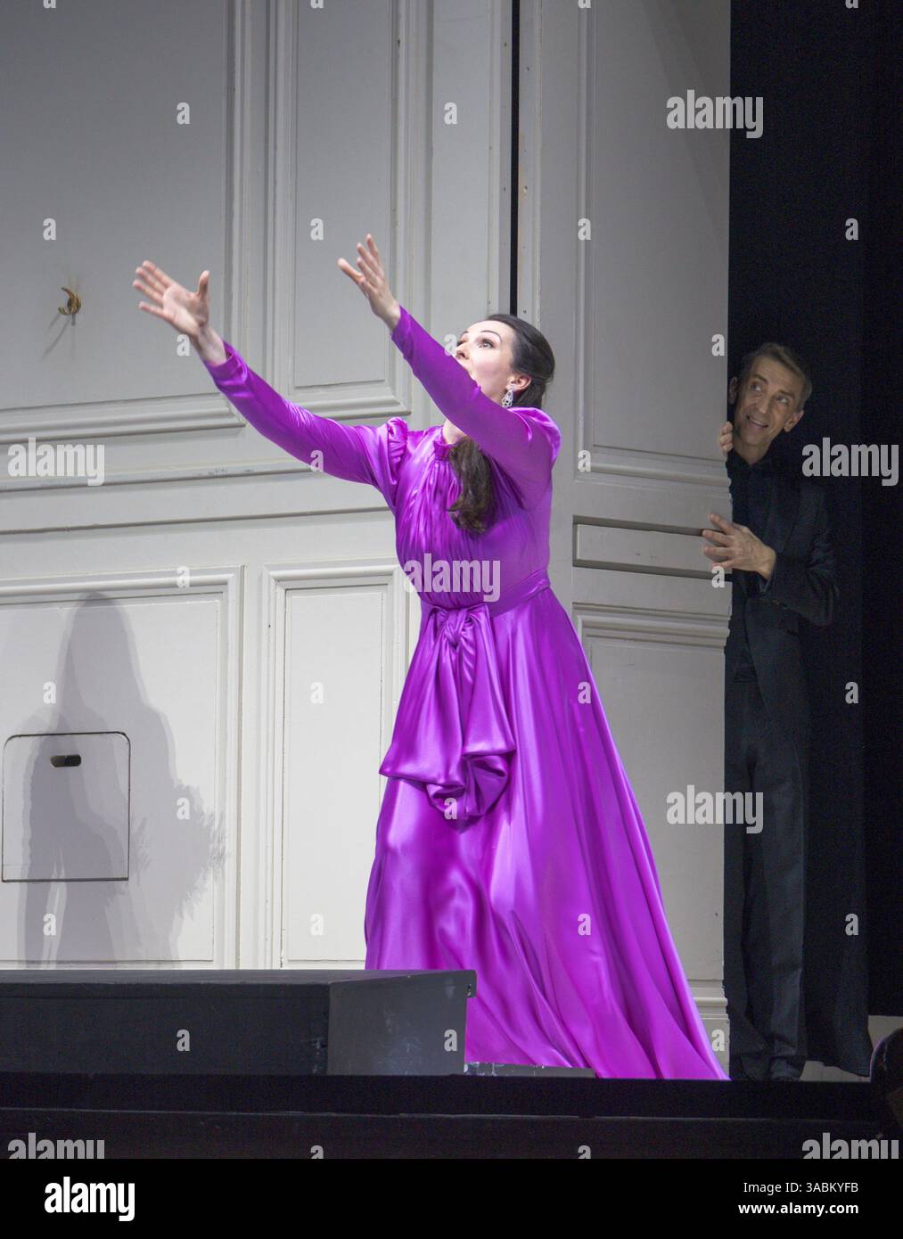 Slávka Zámečníková catching bouquet, curtain call, performance of ...