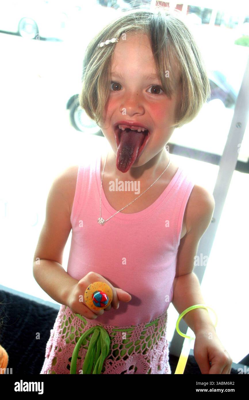 Oct 06, 2007 Los Angeles, CA, USA - MARLA OLMSTEAD , a six year old ...