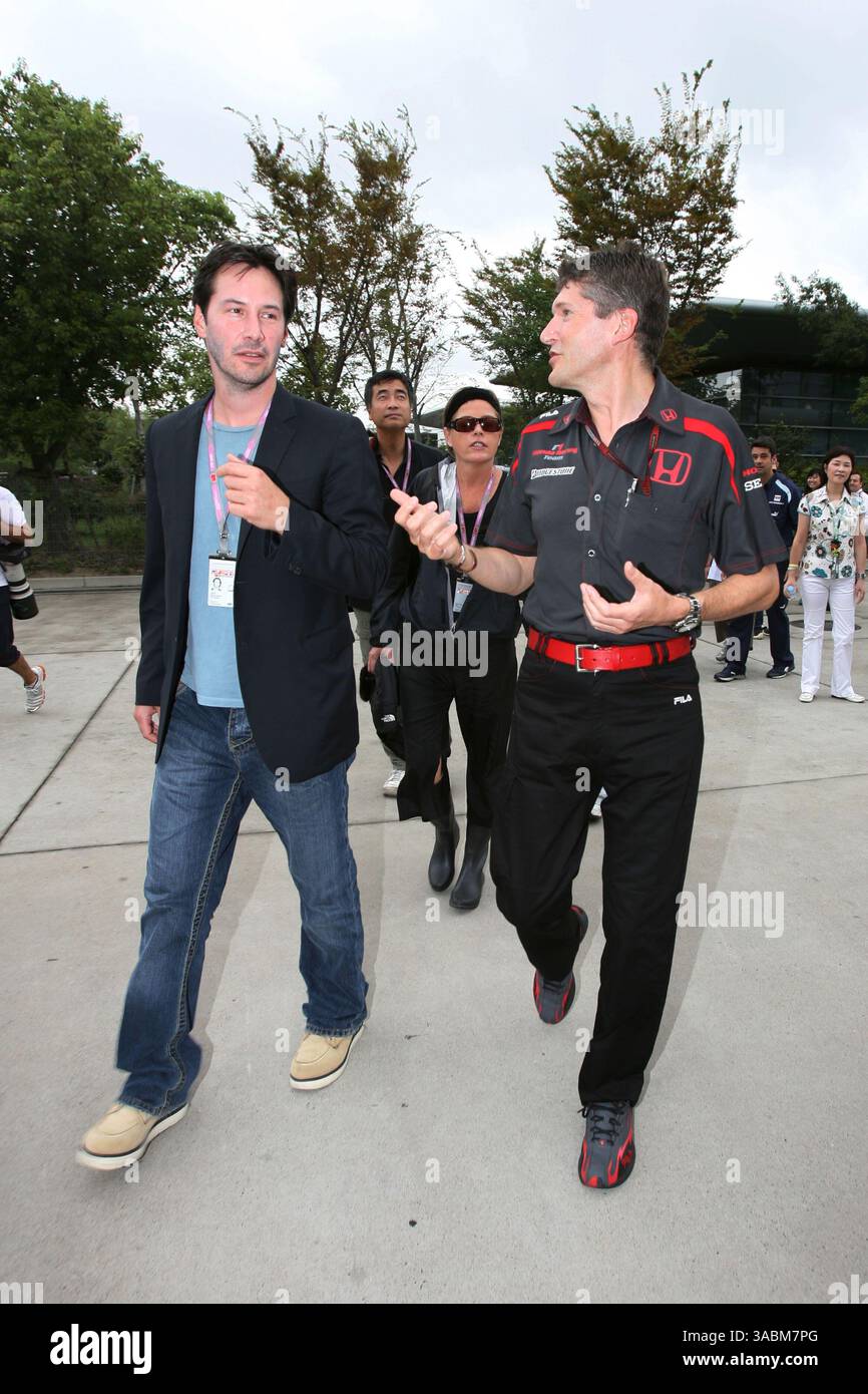 Keanu Reeves (USA) Hollywood Actor with Nick Fry (GBR) Honda Racing F1 ...