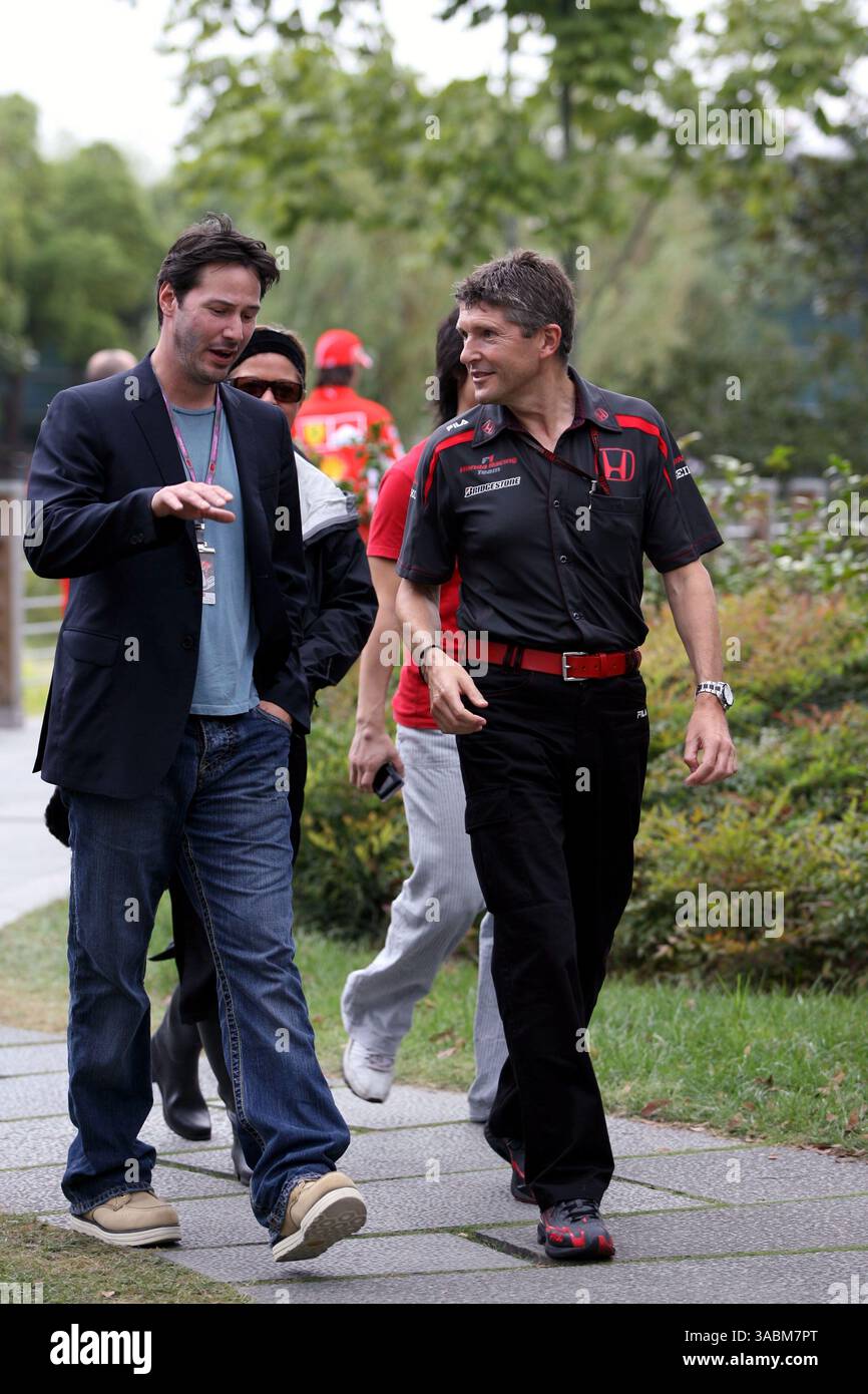 Keanu Reeves (USA) Hollywood Actor with Nick Fry (GBR) Honda Racing F1 ...