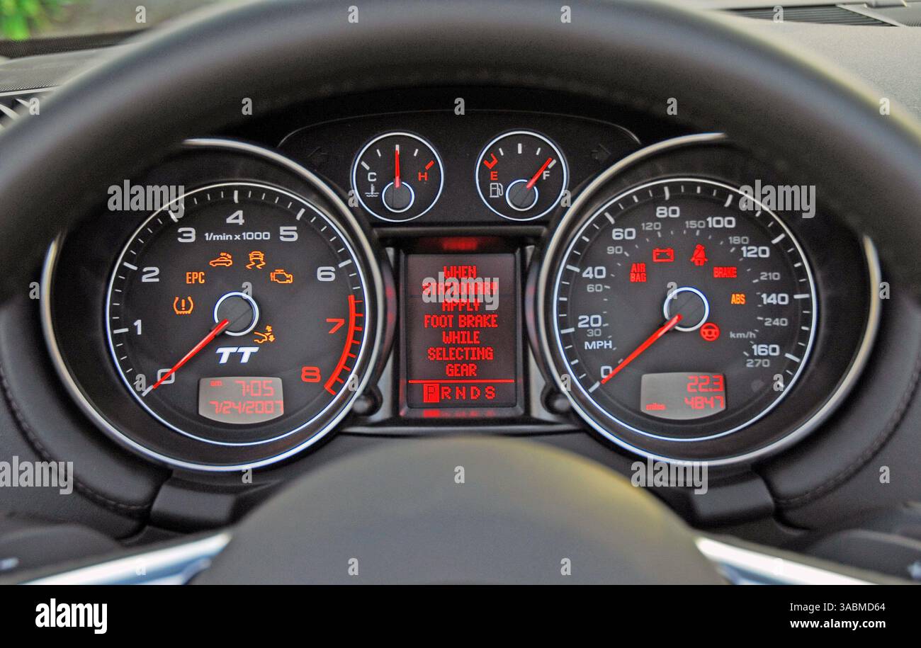 Gasoline direct injection cylinder hi-res stock photography and images ...