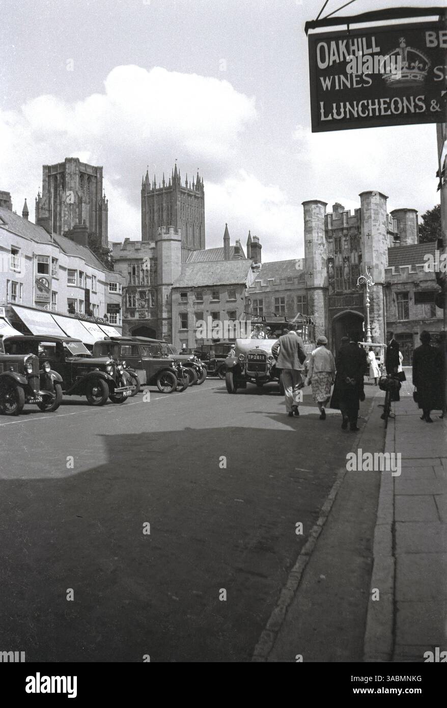 Charabanc hi-res stock photography and images - Alamy