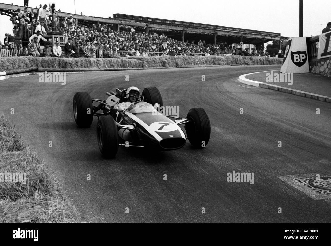 Bruce McLaren (NZL) Cooper T77 finished fifth...Monaco Grand Prix ...