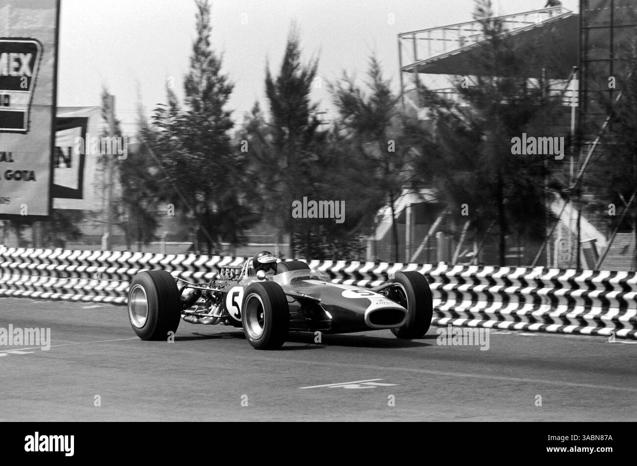 Race winner Jim Clark (GBR) Lotus 49...Mexican Grand Prix, Mexico City ...