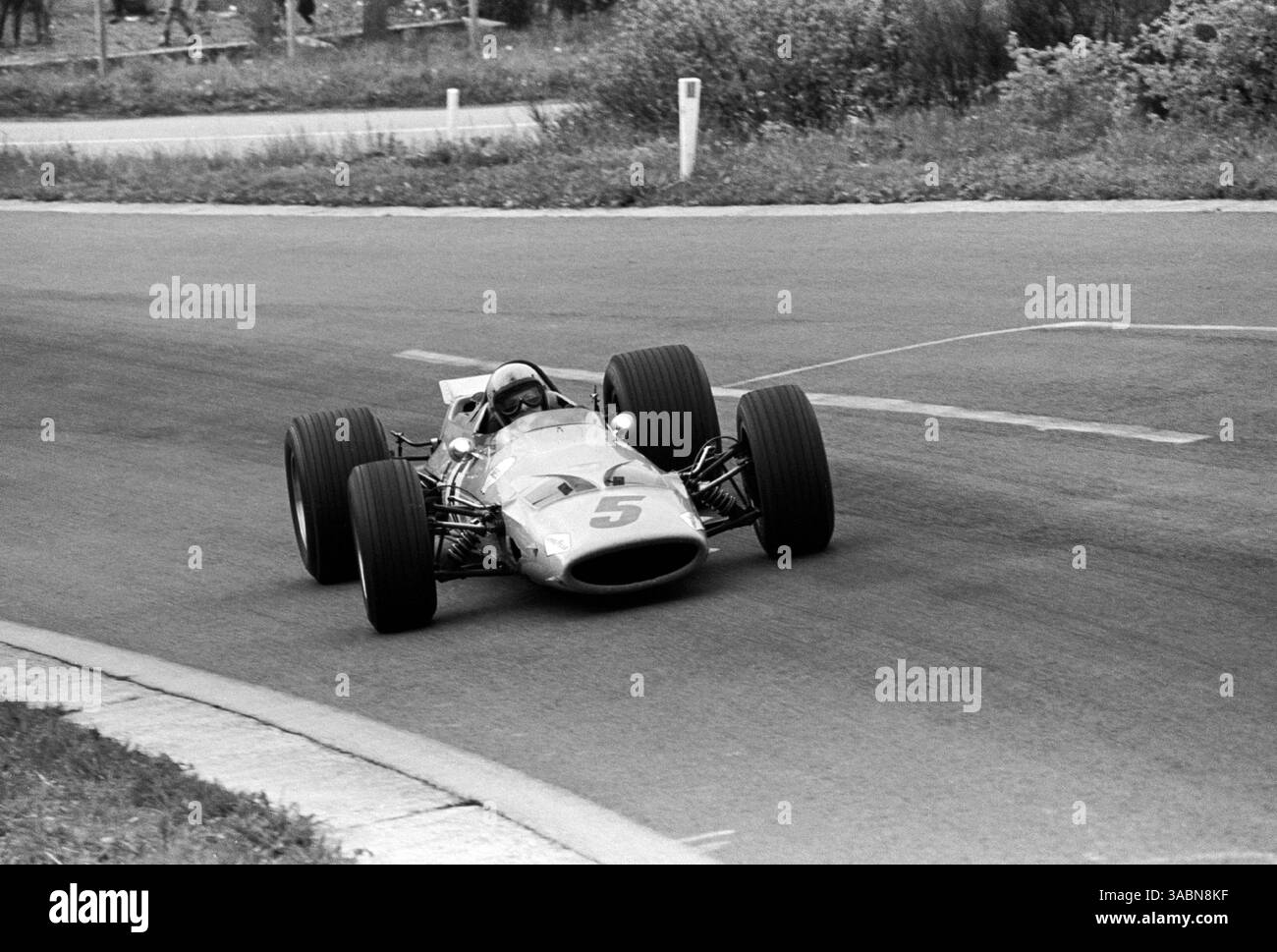 Bruce McLaren (NZL) McLaren M7A took his first F1 victory in six years ...