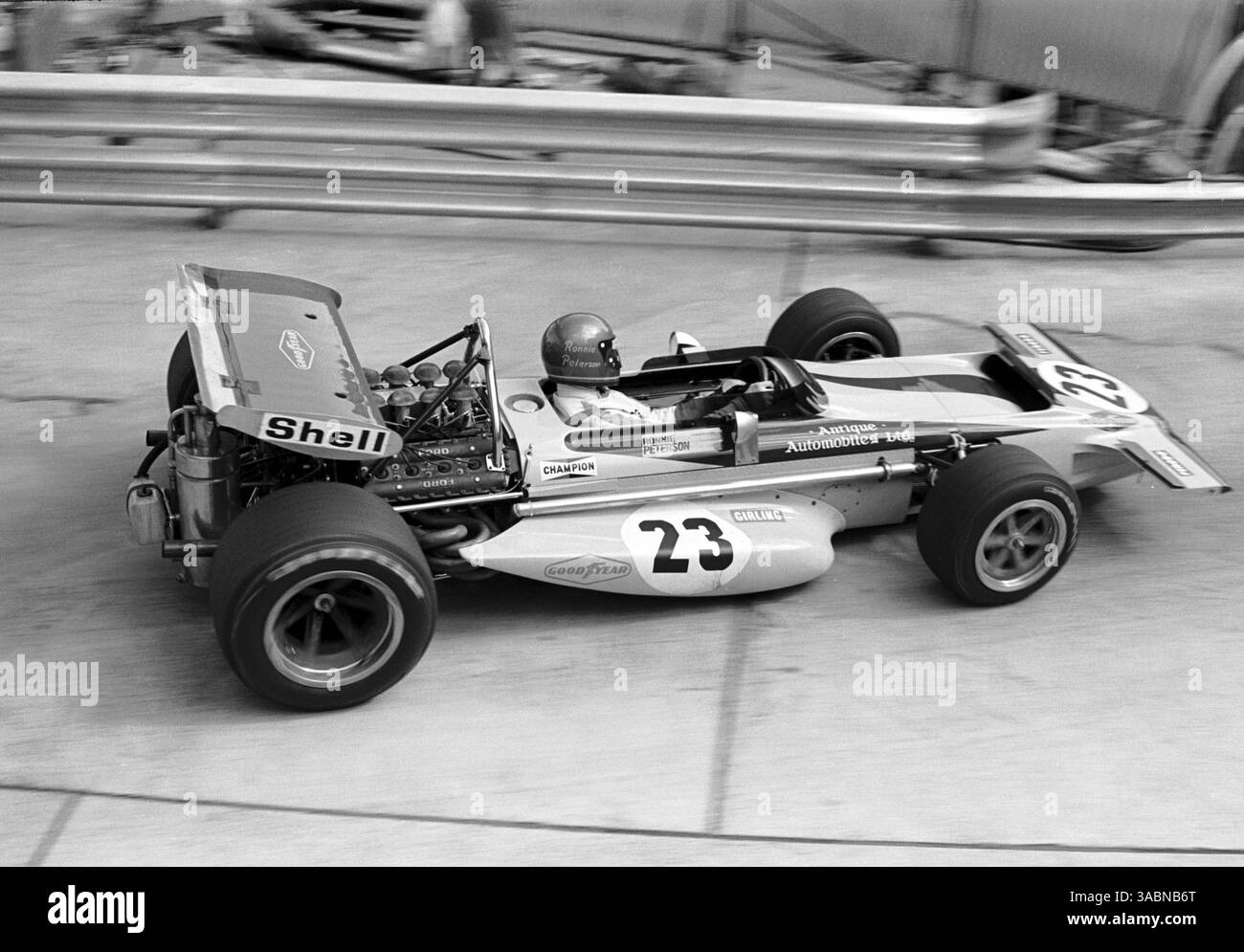 Ronnie Peterson(SWE) made his Grand Prix debut in a March 701 ...