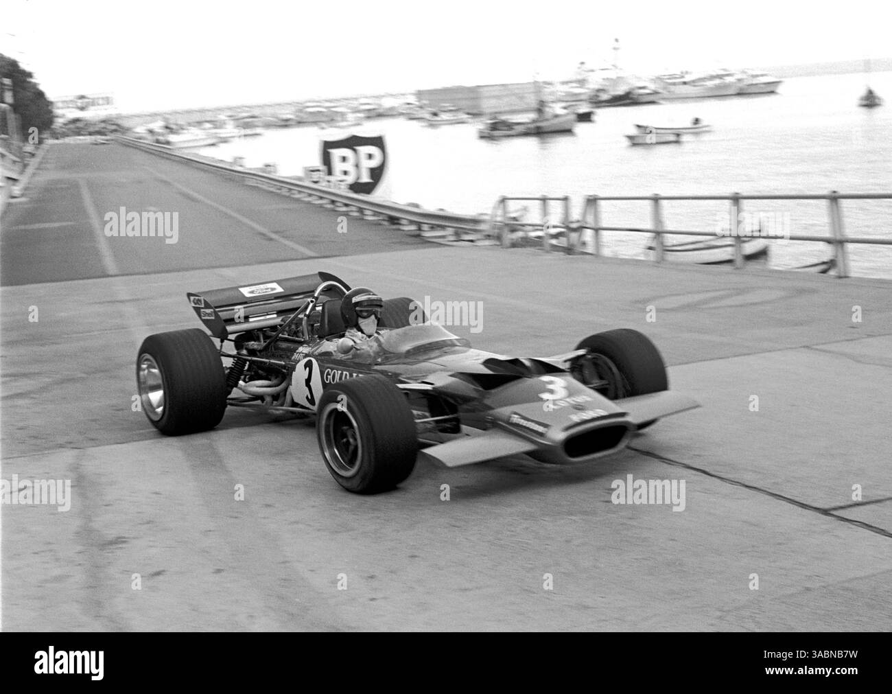 Winner Jochen Rindt(AUT) Lotus 49C, overtook Jack Brabham on the last ...