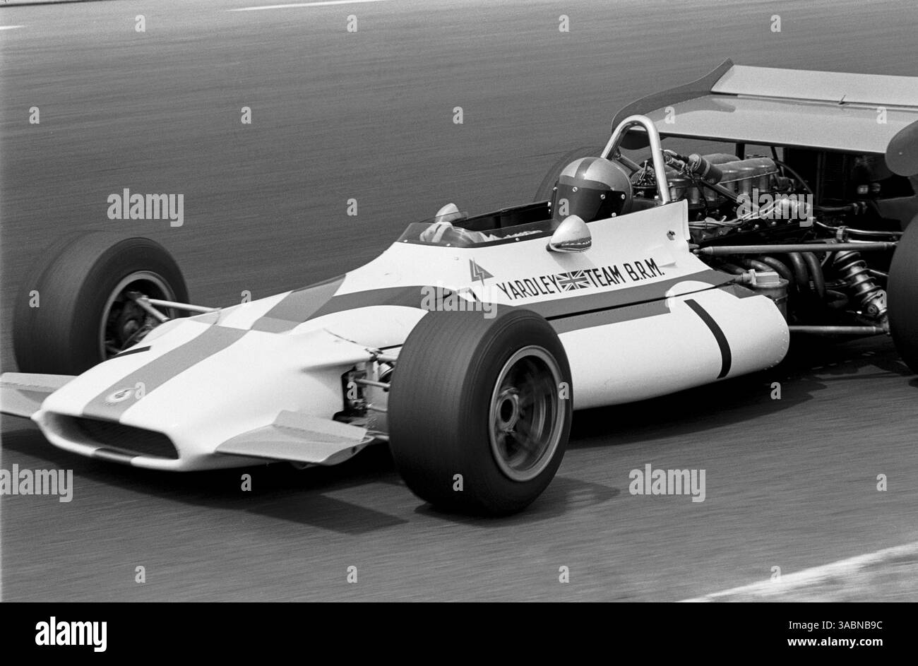 Pedro Rodriguez(MEX) BRM P153 lost time in the pits having his nose ...