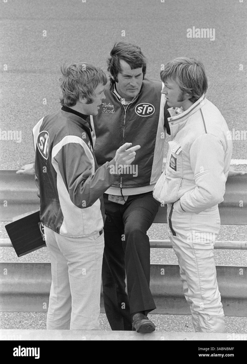 L to R: March director, Max Mosley(GBR), March designer Robin Herd(GBR ...