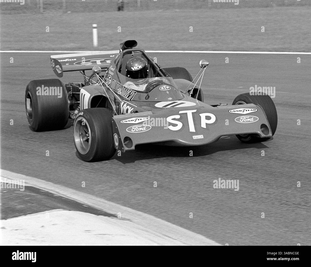 Ronnie Peterson(SWE) contined to struggle with the March 721X ...