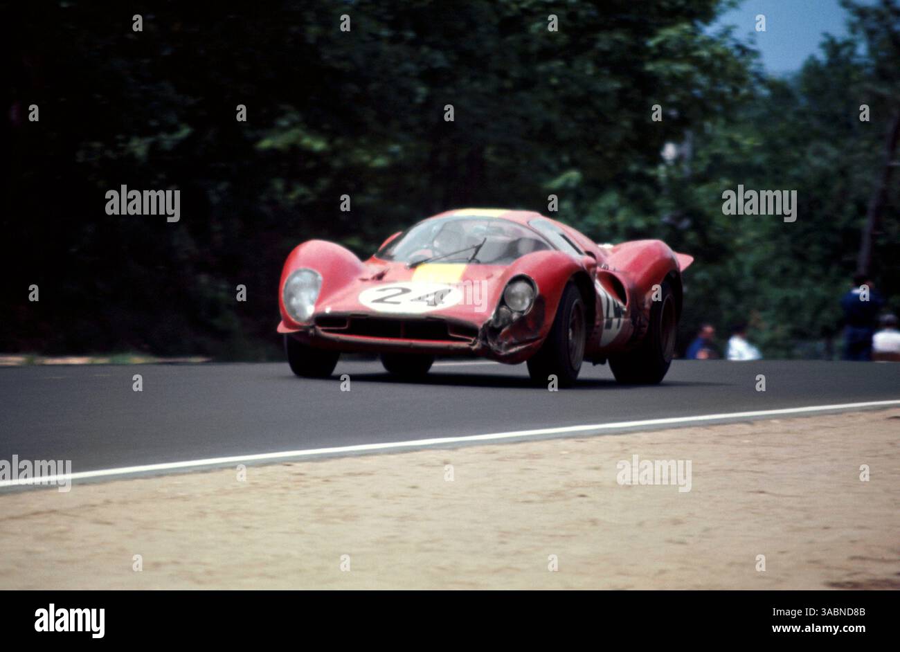 Le mans 1967 ferrari hi-res stock photography and images - Alamy
