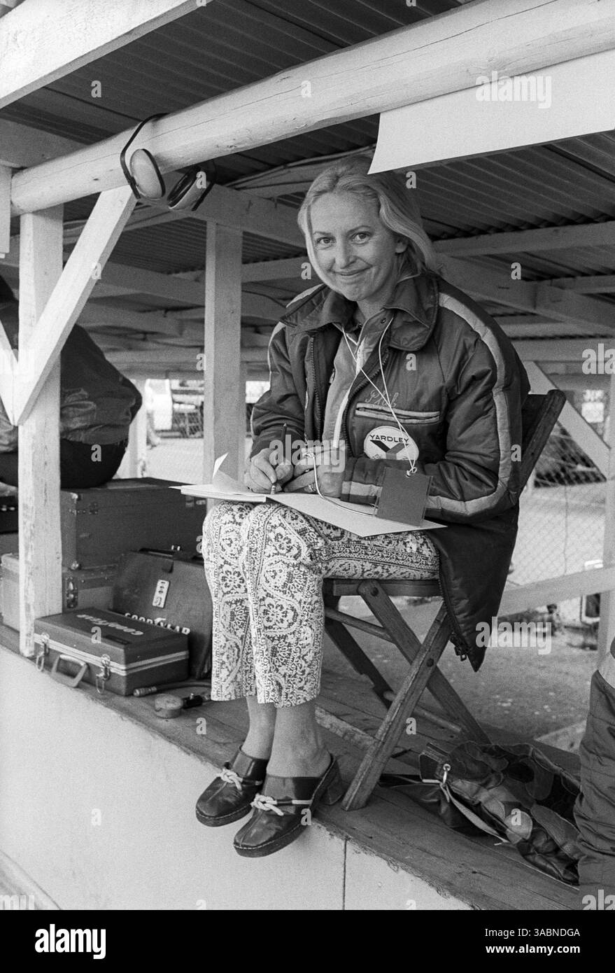 The wife of Phil Kerr (NZL) McLaren Team Director performs timing ...