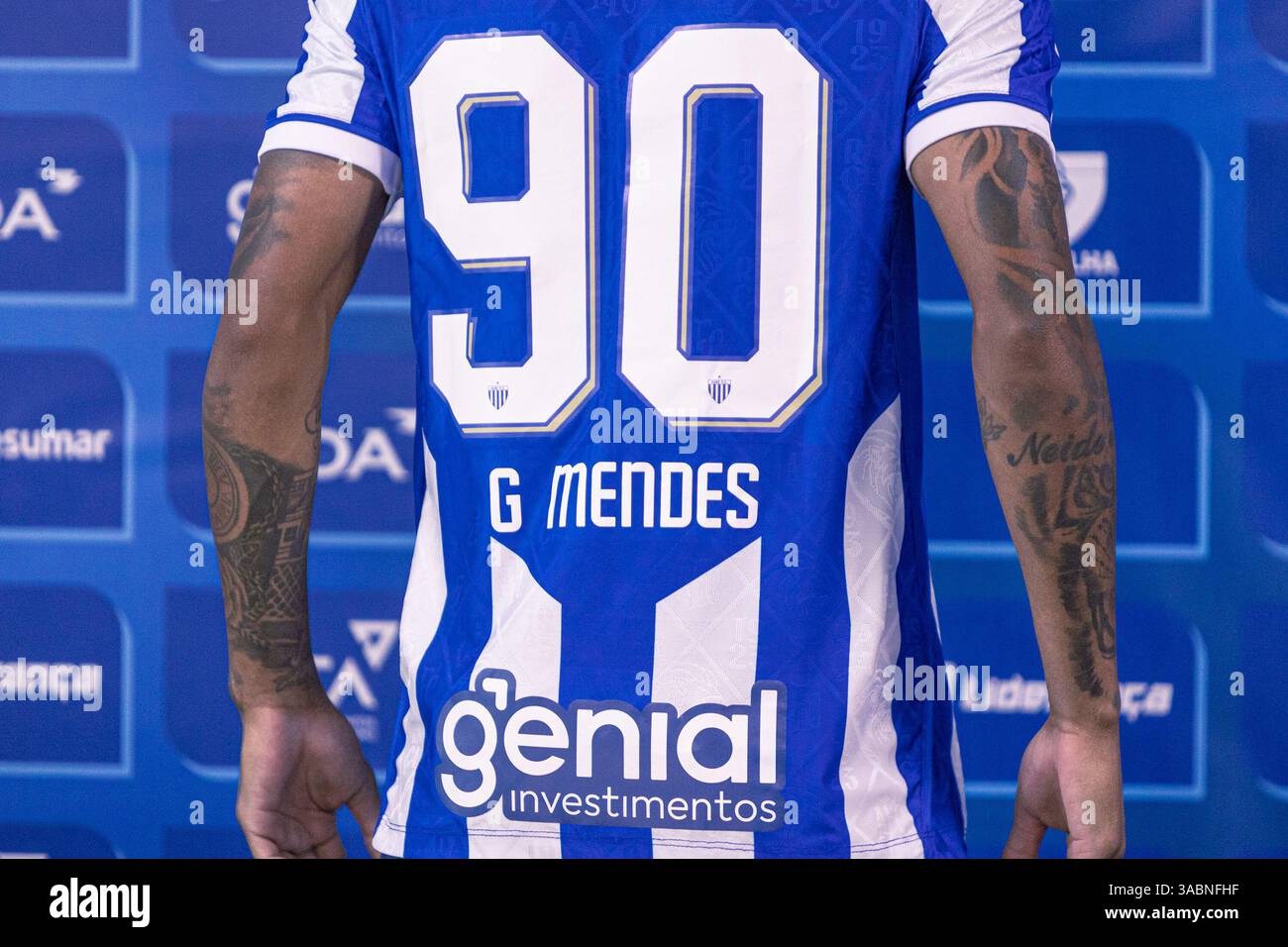 SC - FLORIANOPOLIS - 02/04/2025 - AVAI, GABRIEL MENDES PRESENTATION - Gabriel Mendes poses for ...