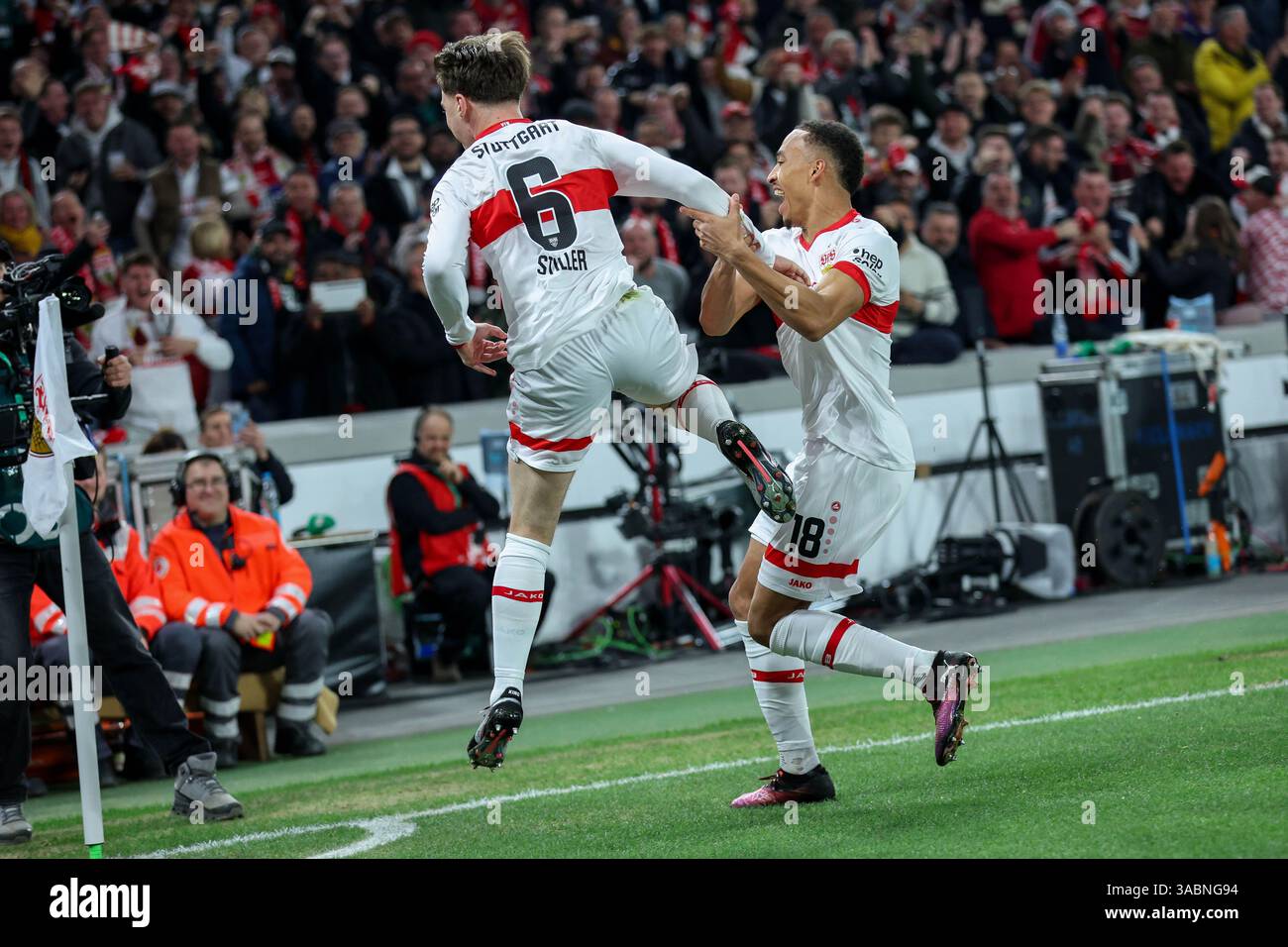 Stuttgart, Germany. 02nd Apr, 2025. Fussball DFB-Pokal Halbfinale VfB Stuttgart - RB Leipzig am ...
