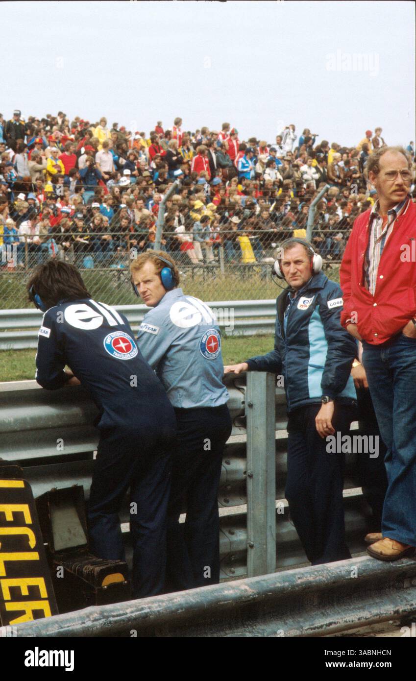 The Tyrrell team watch the race progress from the pit wall...Dutch ...