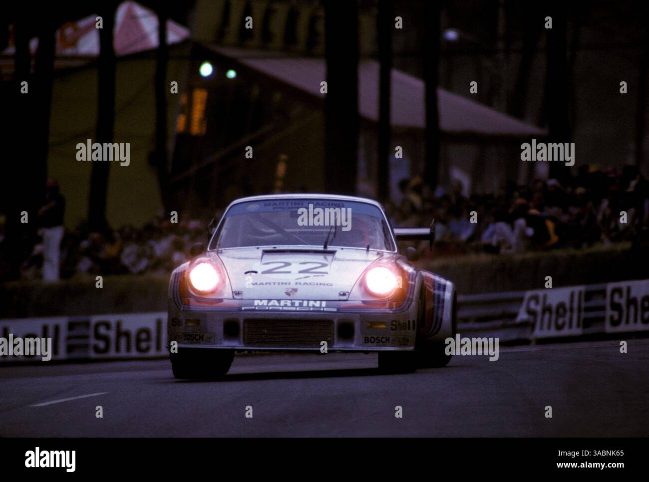 Gijs van Lennep (NED) / Herbert Muller (SUI) Martini Racing Porsche 911 ...