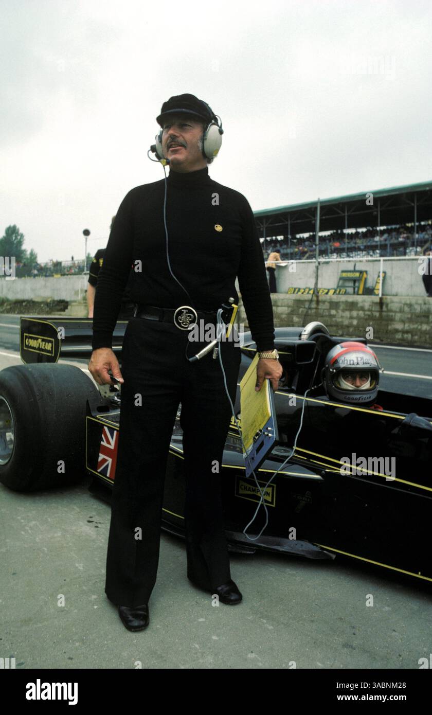 Colin Chapman (GBR) Team owner Lotus with Mario Andretti (USA) Lotus ...