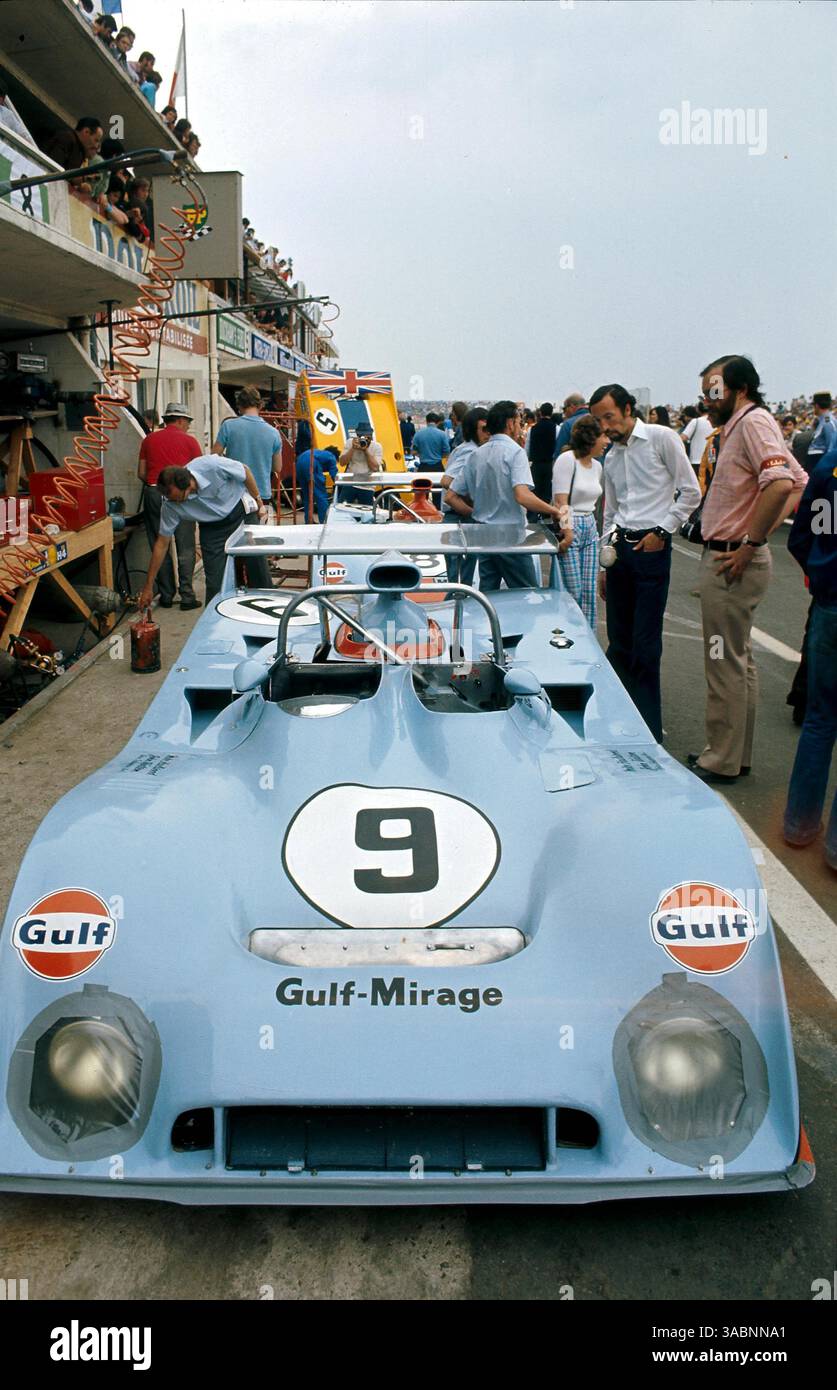 Gulf mirage m6 hi-res stock photography and images - Alamy