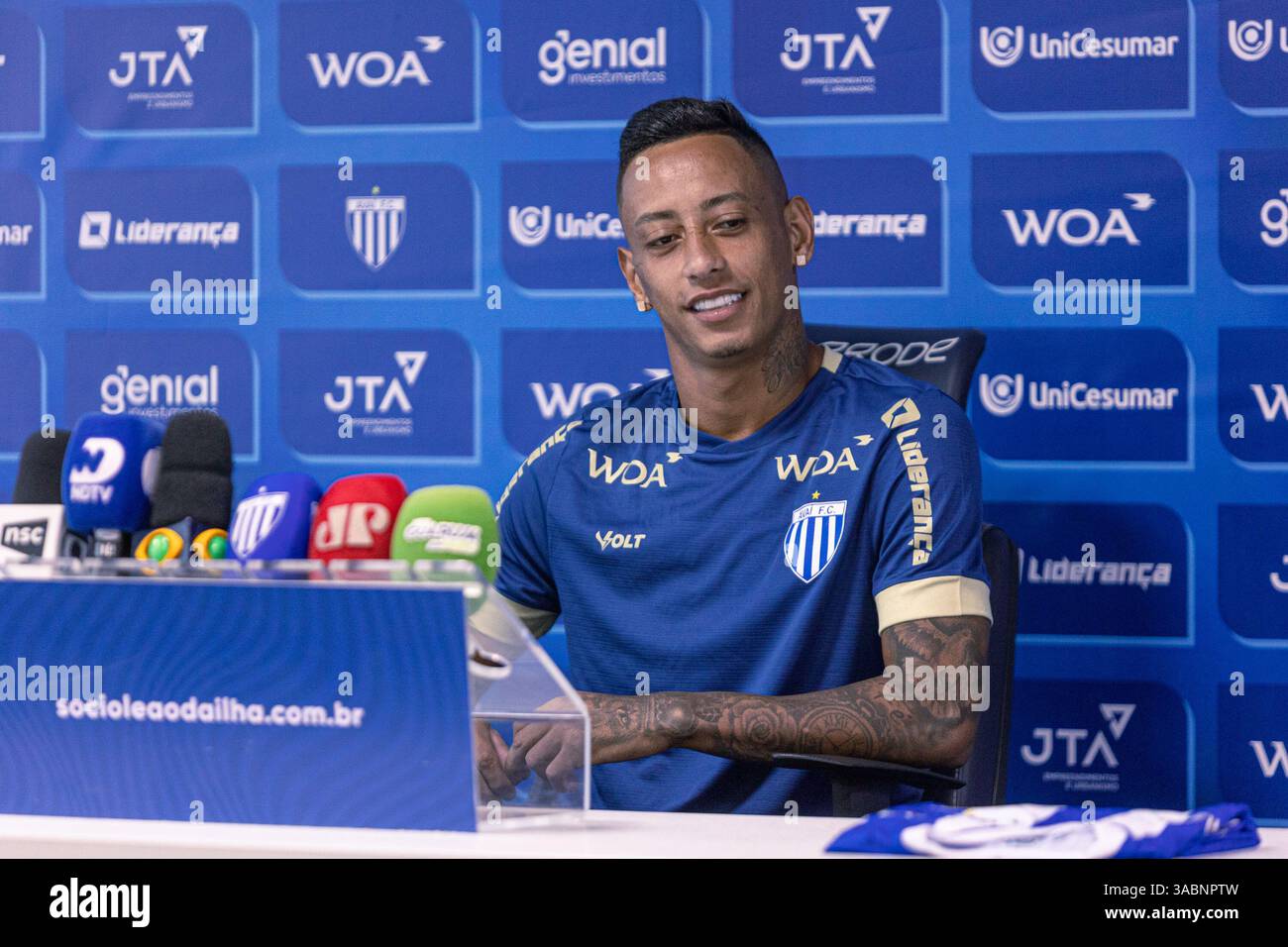 SC - FLORIANOPOLIS - 02/04/2025 - AVAI, PRESENTATION OF GABRIEL MENDES - Gabriel Mendes during ...