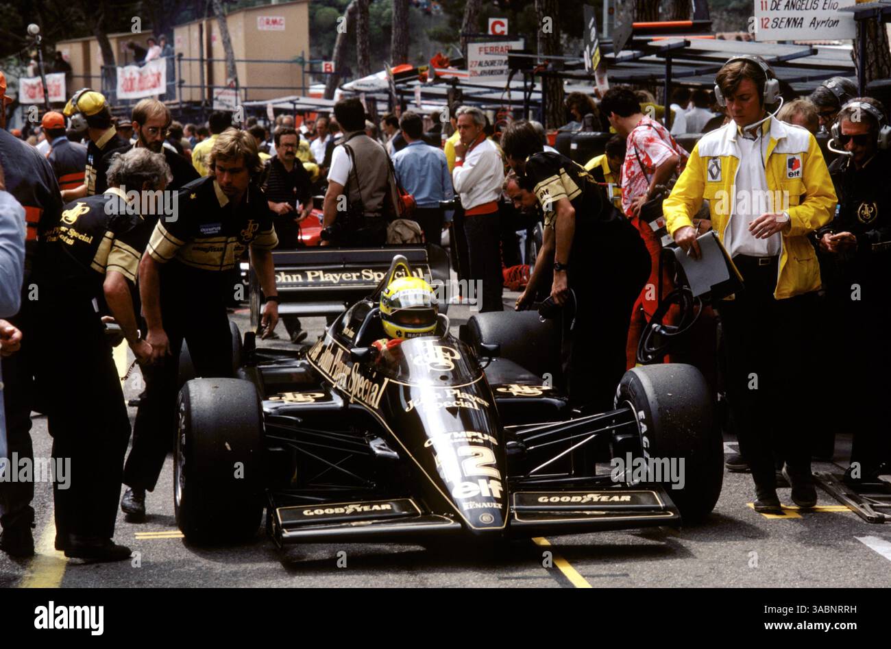 Pole sitter Ayrton Senna (BRA) Lotus 97T retired early in the race with ...