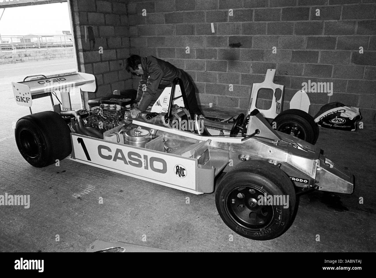 The Ralt Racing Ralt RH6 Honda / Mugen of Mike Thackwell (NZL)..Formula ...