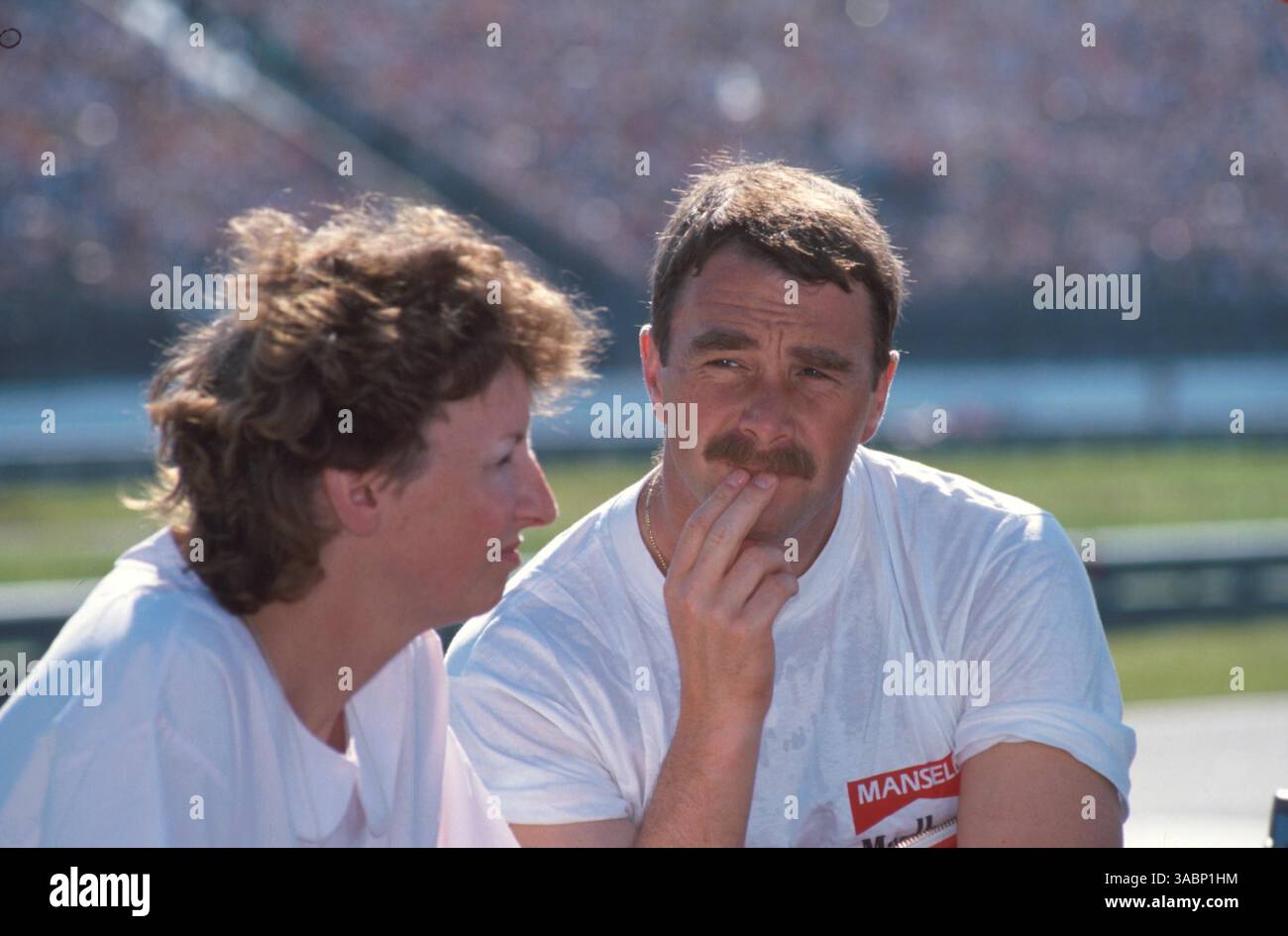 Winner Nigel Mansell (GBR) Ferrari 640 and wife Roseanne..Brazilian GP, Rio De Janeiro, 26th ...