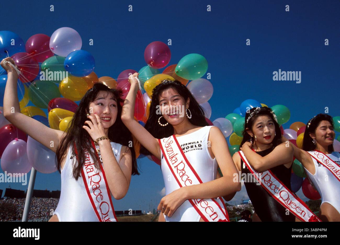 Japanese race queens..Japanese GP - Suzuka, Japan, 21 October 1990 ...