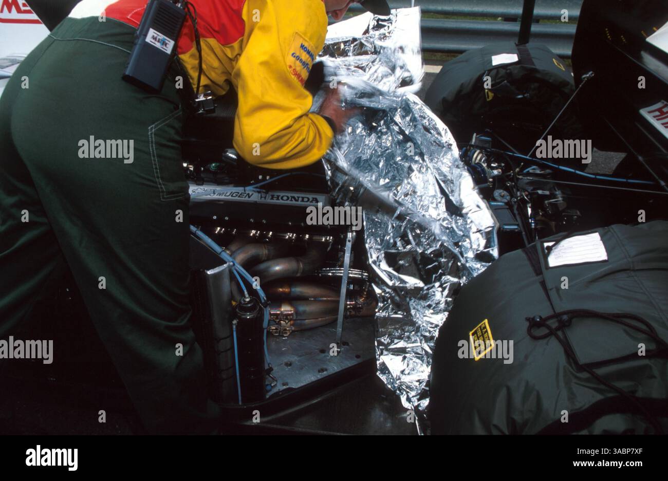 A brief glimpse of the Mugen Honda engine in the Lotus..Portugese GP ...