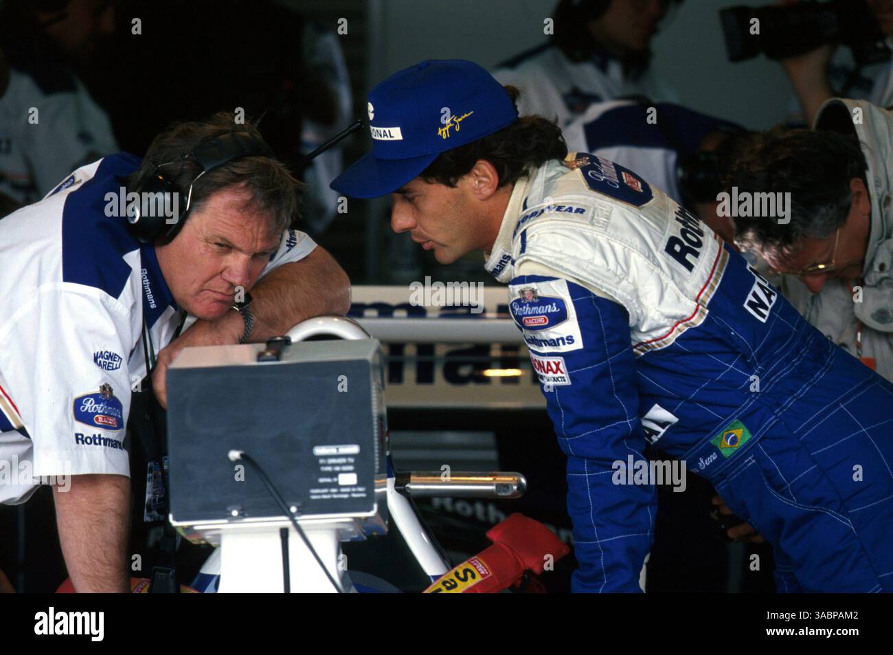 L to R): Williams Technical Director Patrick Head (GBR) and pole sitter ...