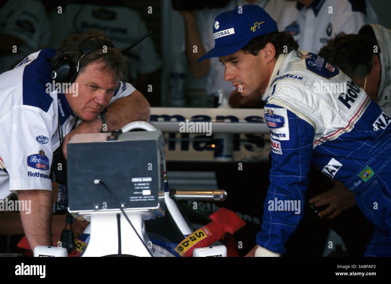L to R): Williams Technical Director Patrick Head (GBR) and pole sitter ...
