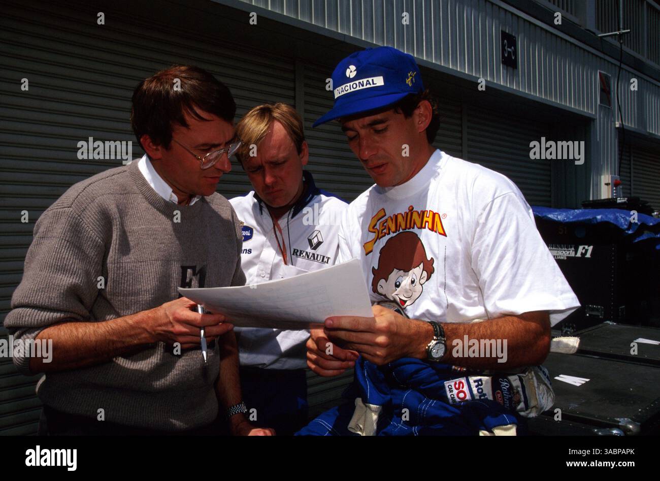 L to R): Denis Chevrier (FRA) Renault Engineer with Williams Race ...