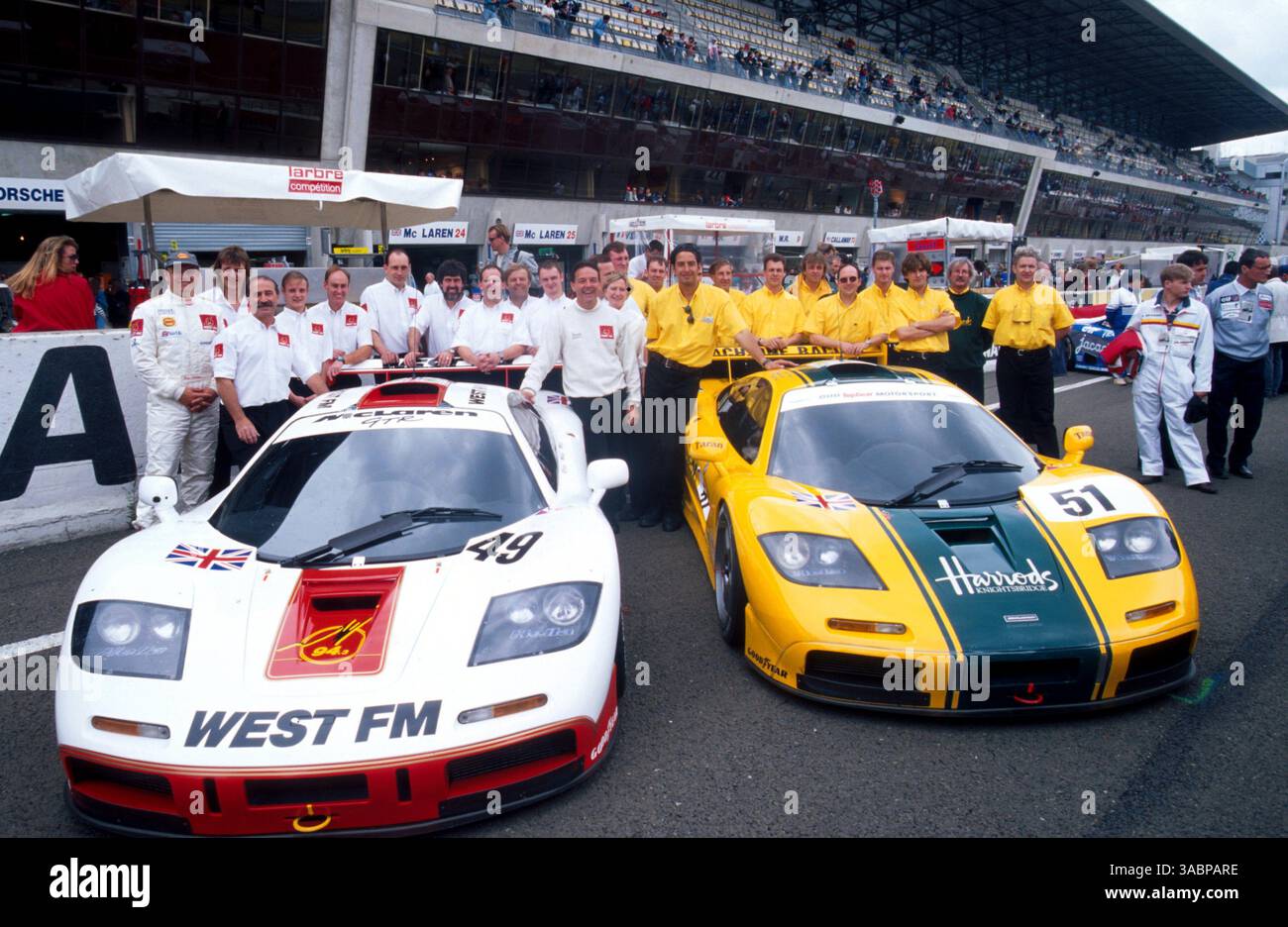 The David Price Racing team lines up with its two McLaren F1 GTRs..Le ...