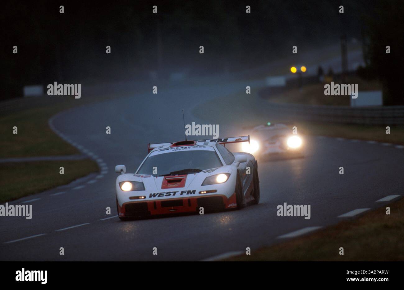 Mclaren f1 gtr 1995 le mans hi-res stock photography and images - Alamy